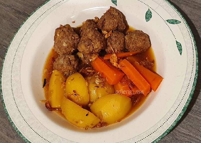 Resep Bistik Bola Daging Sapi oleh adjeng_mw - Cookpad