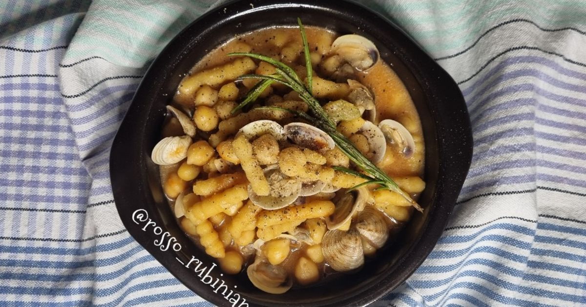 Ricetta Vongole Lupino Con Pasta Di Farina Di Ceci di rosso rubinian ...