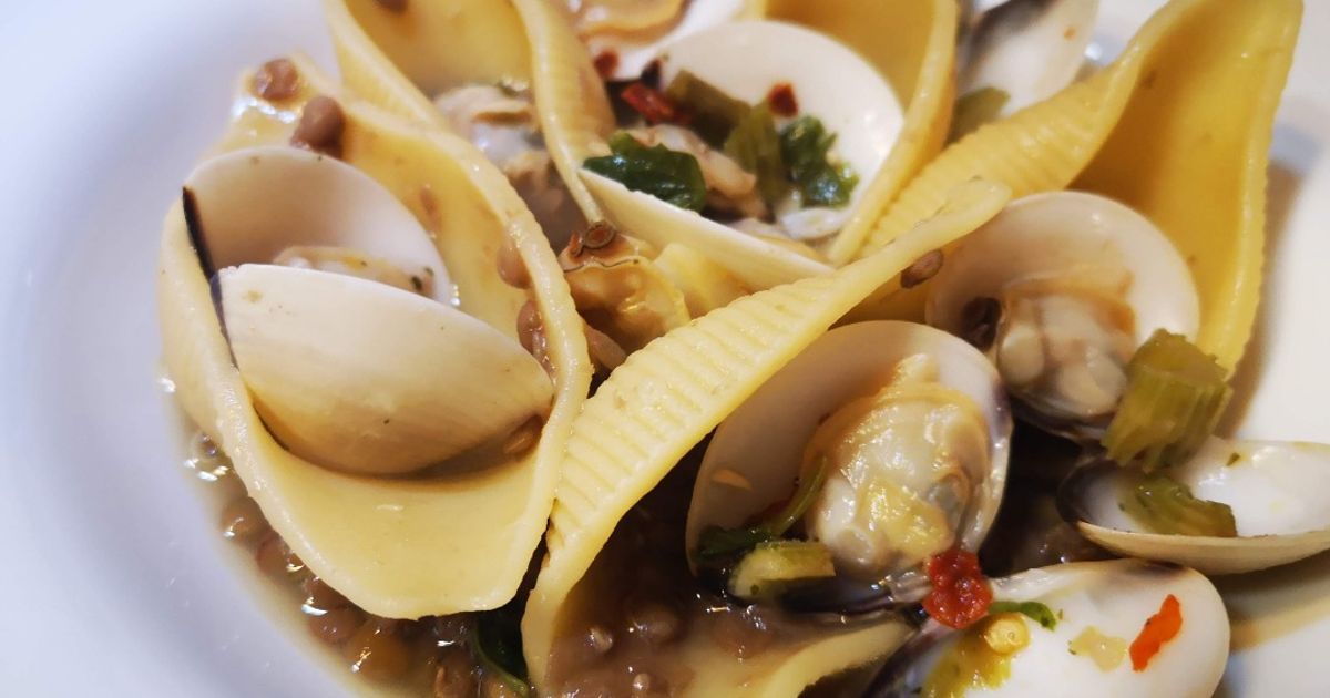 Ricetta Conchiglie Con Lenticchie E Vongole Piccanti di Dire & Condire ...