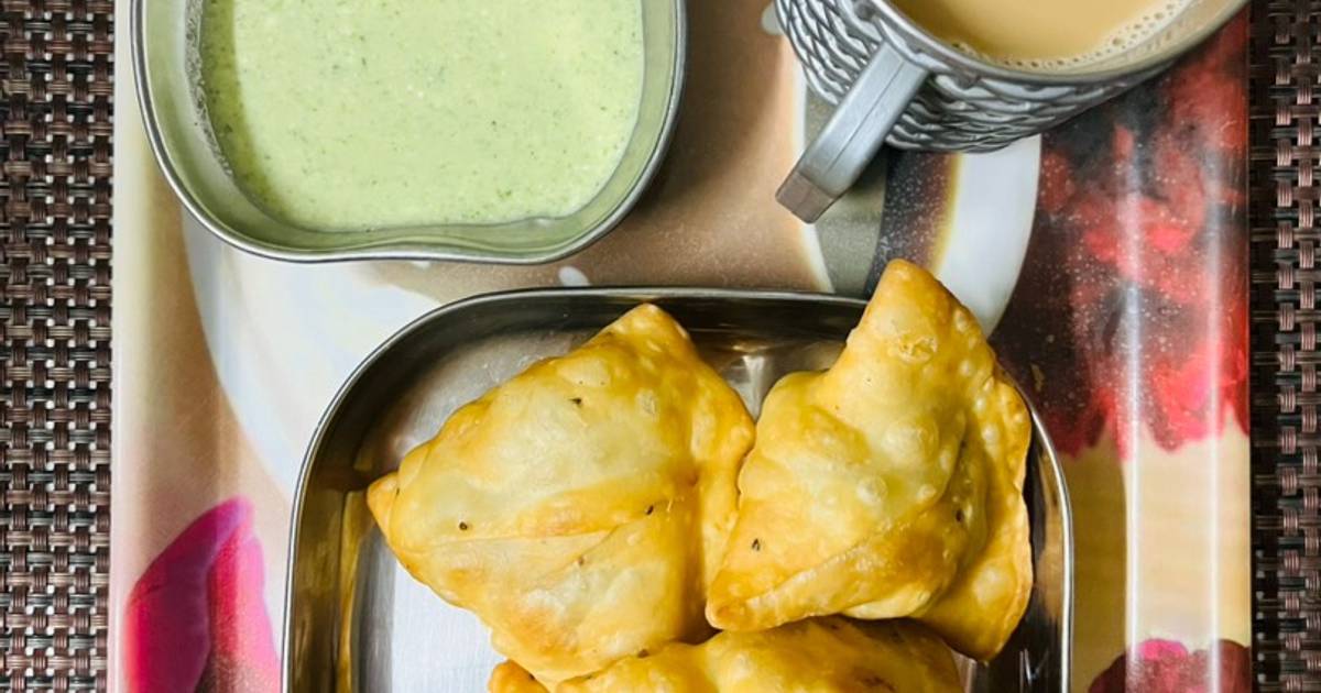 Samosa Party😋💛 Recipe by Shivi Mishra - Cookpad