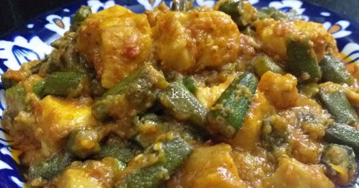 Bhindi Chicken With Three Spices Recipe by KK - Cookpad