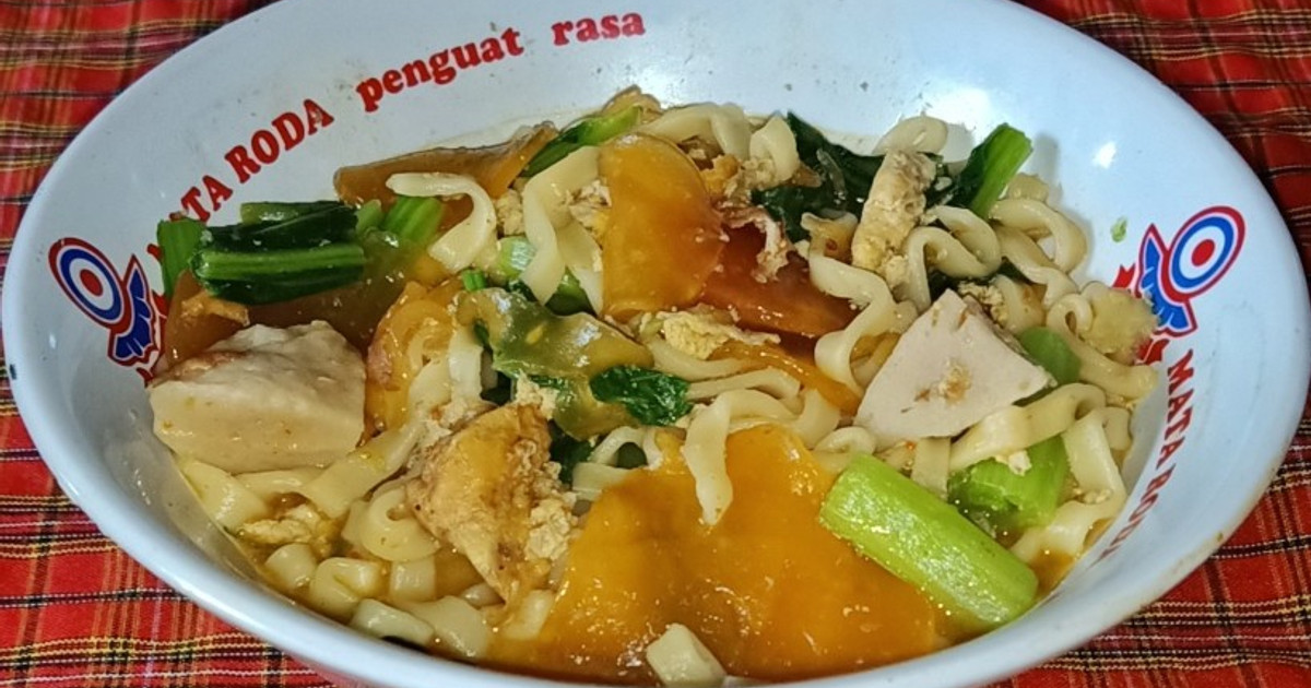 Resep Indomie Seblak Sawi Bakso oleh Ghina Salsabila - Cookpad