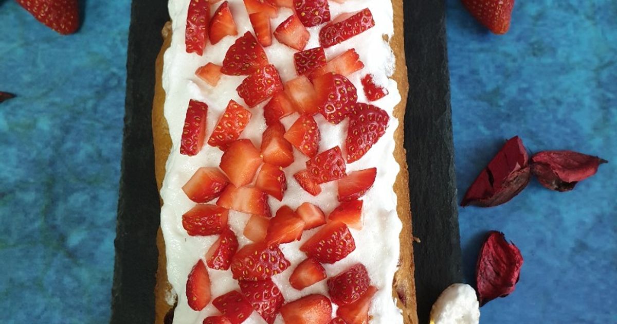 Strawberry Cake With Meringue Recipe by Inish Issac - Cookpad