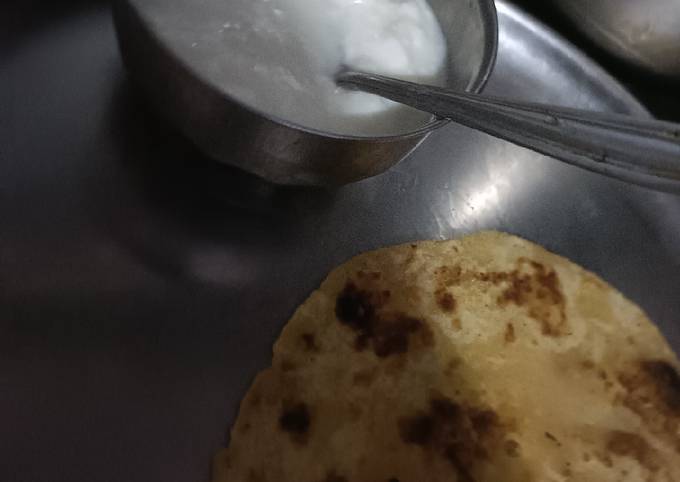 Aloo ka paratha Recipe by Geet Tayal - Cookpad