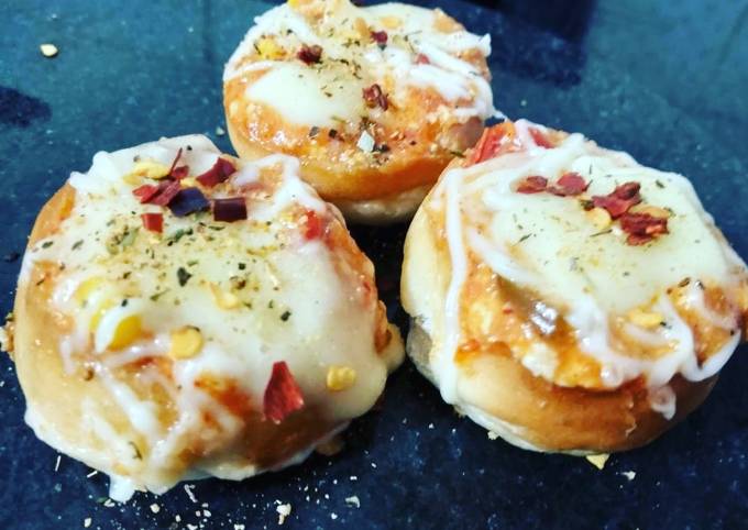 Cheese Blast Mini Burger Recipe by Arachana Suraj Khandelwal - Cookpad