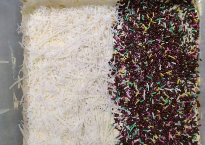 Resep Bolu jadul topping keju atau meses oleh Mery Daniel - Cookpad