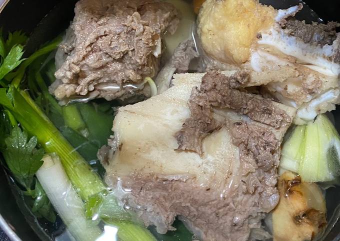 Resep Kaldu tulang sapi mpasi oleh yussiwi purwitasari - Cookpad