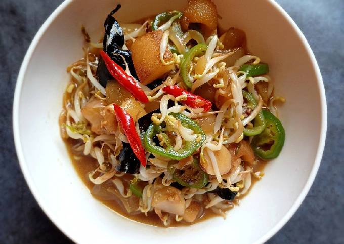 Resep Oseng Kikil Tauge Cabe Gendot oleh Rika Meila Puspita - Cookpad