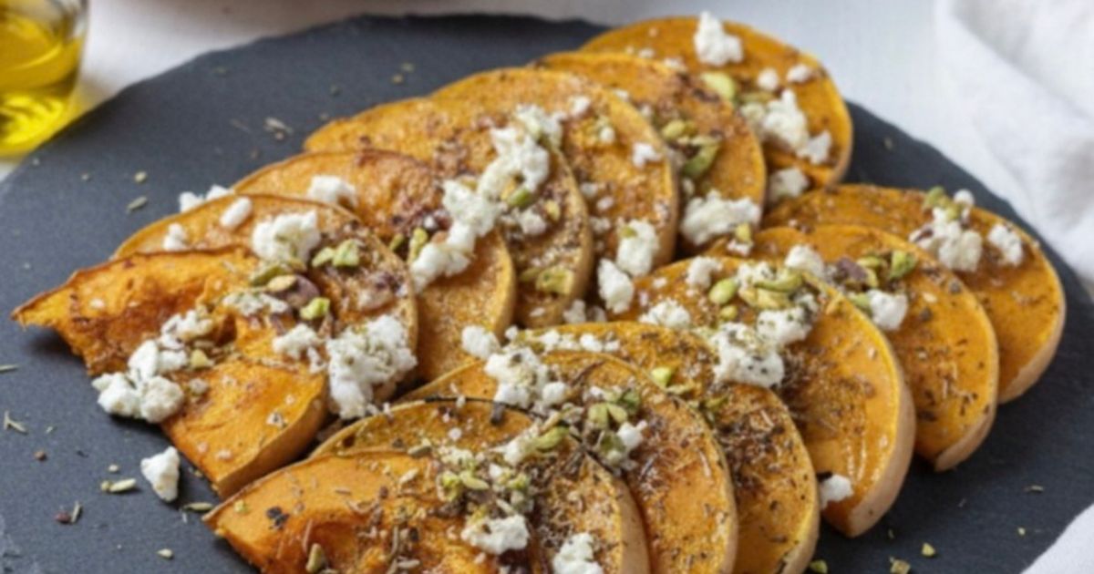 Calabaza Asada Con Queso Feta Y Pistacho Receta de Sandra_M- Cookpad