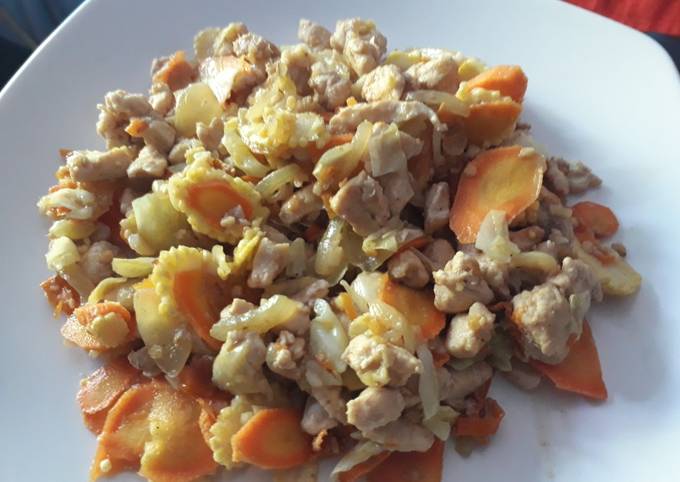 Resep Sayuran Ca Ayam (Wortel, Putren, Kol) oleh Bella Amalia - Cookpad