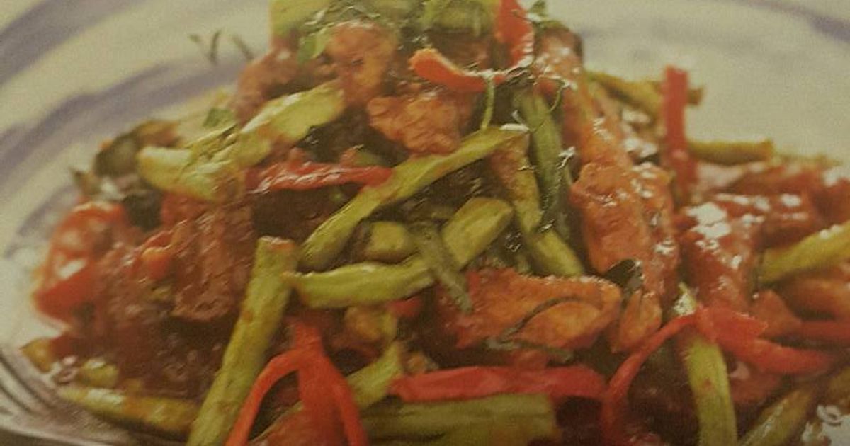 Stir Fried Pork And Long Beans With Red Curry Paste Recipe By Nathan ...
