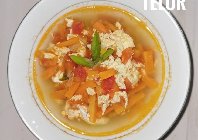 Resep Sup tomat telur oleh Elitaprtm - Cookpad