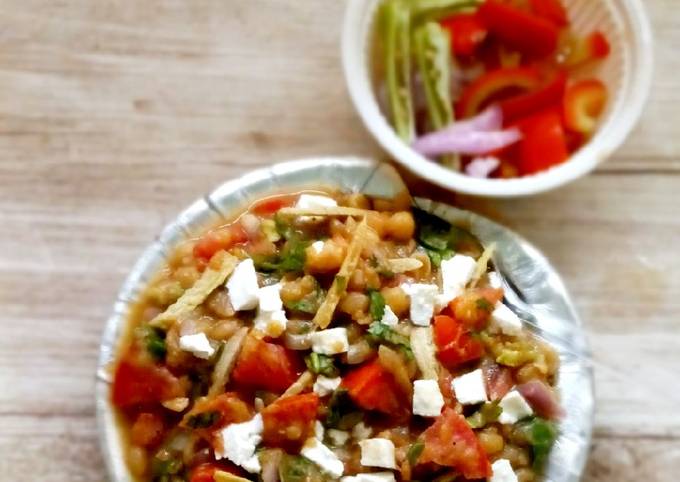 Matka Matar Chaat Recipe by renu bhasin - Cookpad