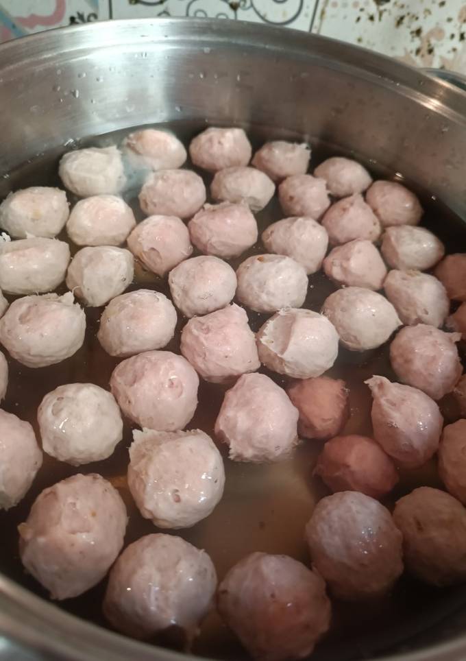 Resep Baso Sapi dari daging Frozen oleh Mami Nela - Cookpad