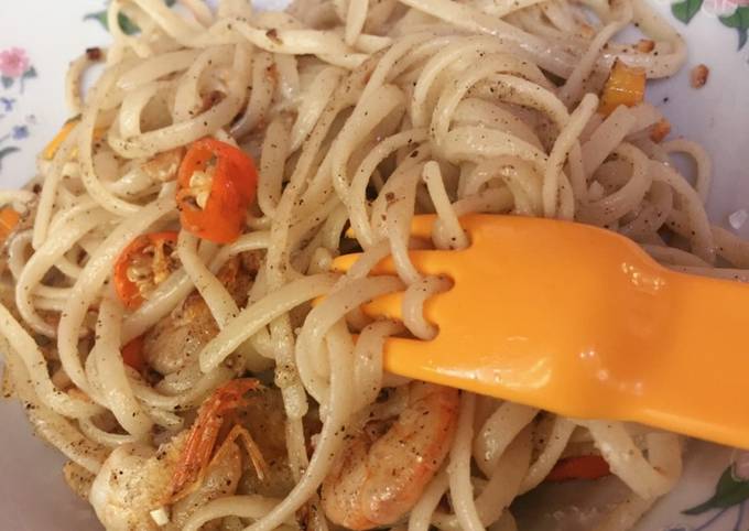 Resep Spagetti Angry Prawn 🔥 oleh Adinda Wusthon - Cookpad