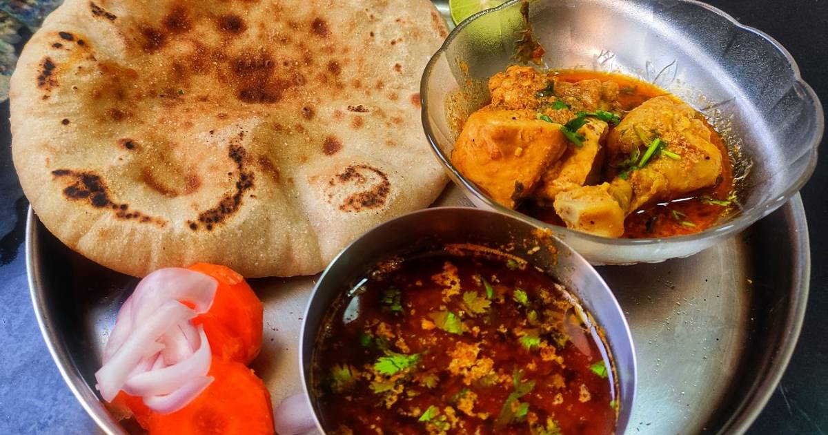Kolhapuri Chickan masala and curry Recipe by Smita Kiran Patil - Cookpad