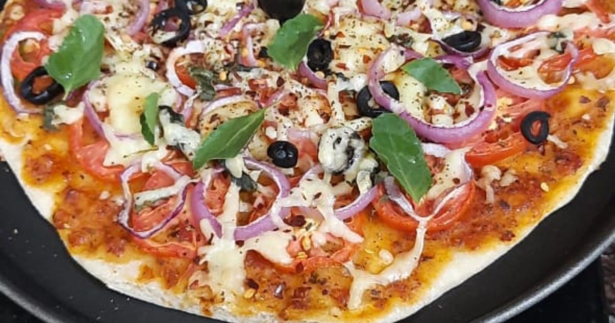 Italian Thin Crust Pizza Recipe by neha - Cookpad