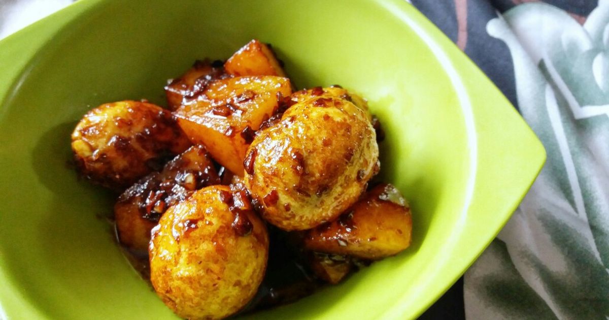 Telur Kentang Kecap / Potato And Egg In Sweet Soy Sauce Recipe by Iskan ...