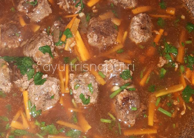 Resep Sup bola-bola daging sapi oleh Dapur Loreina - Trisna Putri - Cookpad