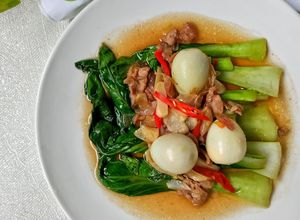 Resep pok coy saus tiram telur puyuh rumahan enak dan mudah - Cookpad