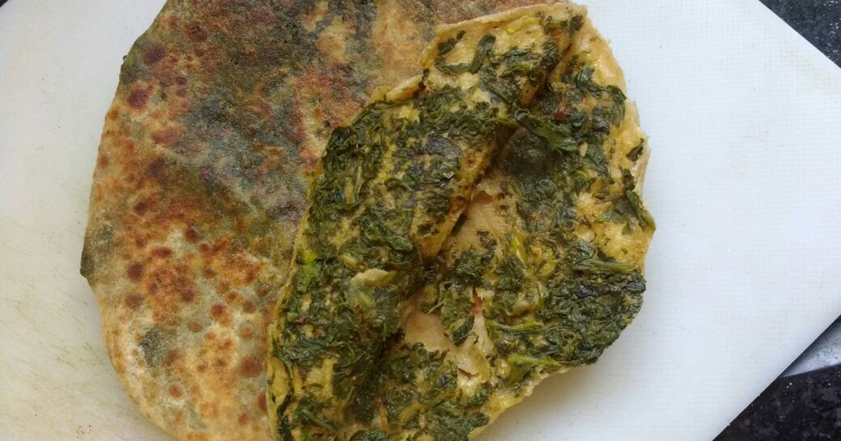 Spicy spinach parrotta Recipe by Pooja Manish Agarwal - Cookpad