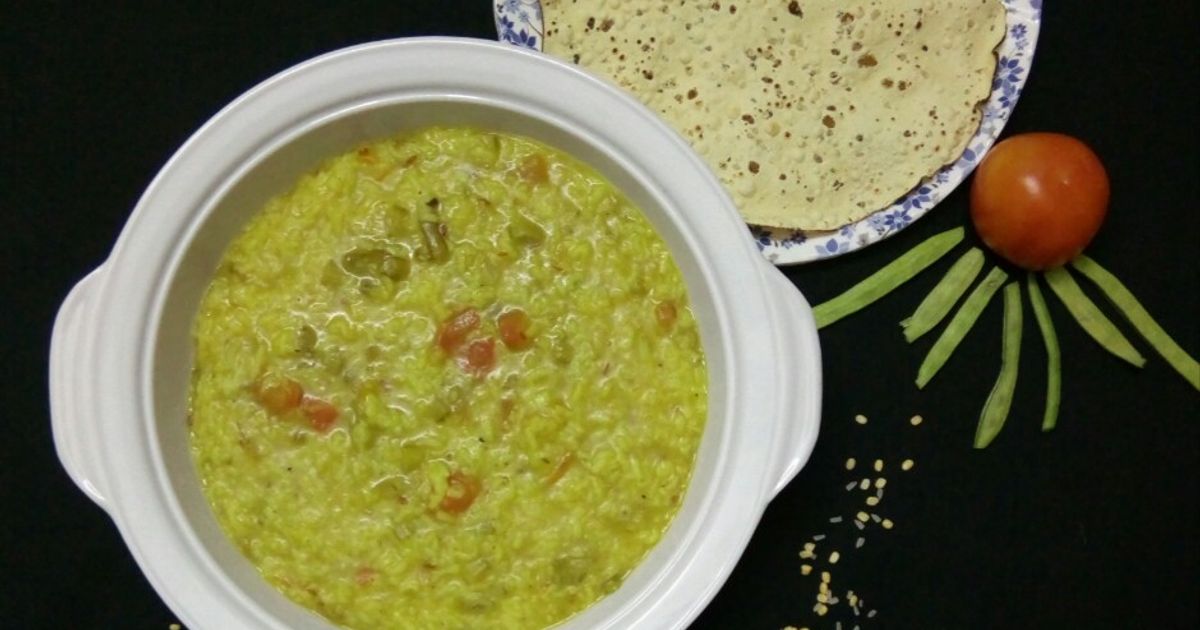 Tomato, Guar Beans Khichdi Recipe by Nidhi Ashwani Bhargava - Cookpad