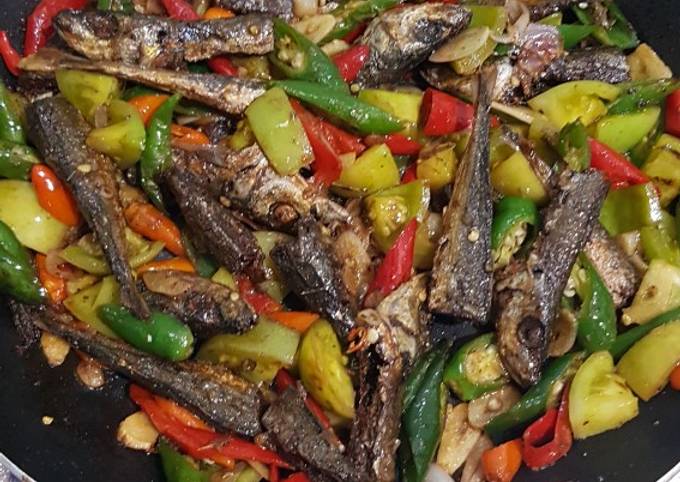 Resep Eseng " ikan klotok pete+tomat ijo pedas oleh Yuyun Eka Saputri ...