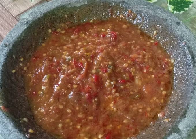 Resep Sambal Terasi Tomat Matang Oleh Rahma Bunda Radit And Rafa Cookpad