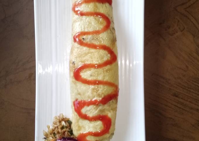 Omurice (Korean omelette rice) Recipe by Gurpal kaur Ubhi - Cookpad
