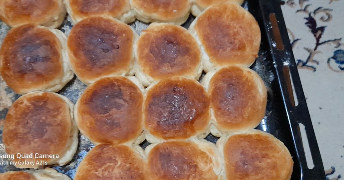 Buns For Breakfast Without Milk Recipe by Milligarn Omondi - Cookpad