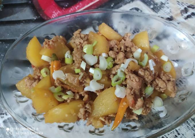 Resep 6. Kentang Kecap Ayam Cincang oleh Sartiah Thya - Cookpad