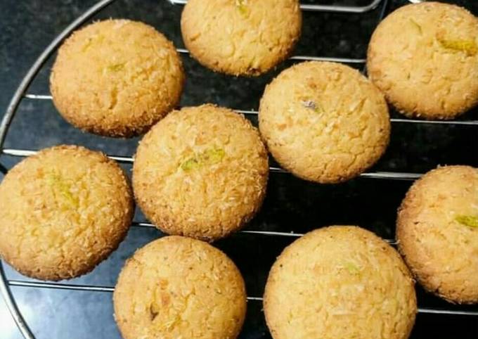 Coconut Elaichi Cookies Recipe Recipe by Priya Jain - Cookpad
