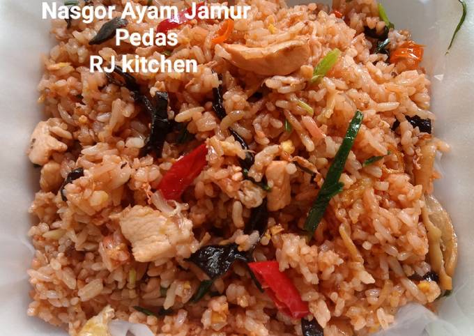 Resep Nasgor Ayam Jamur Pedas oleh RJ Kitchen - Cookpad
