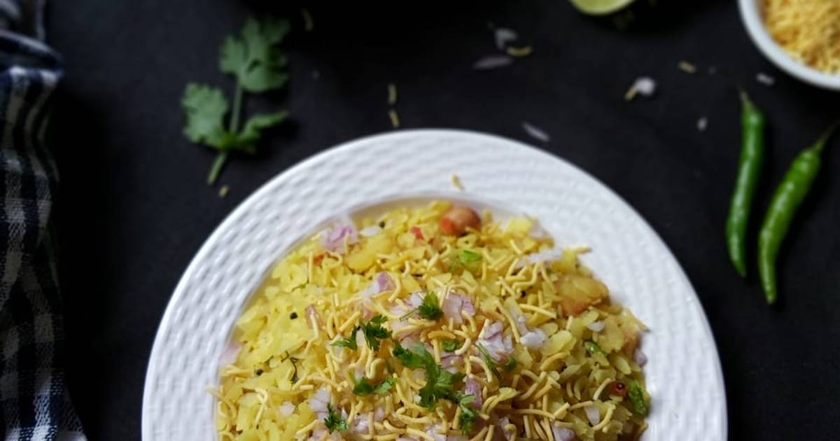 Indori Poha Recipe by Anusha Iyer - Cookpad