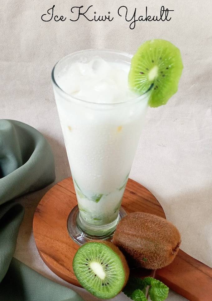 Resep Ice Kiwi Yakult oleh Mba’Oppie_Kitchen - Cookpad