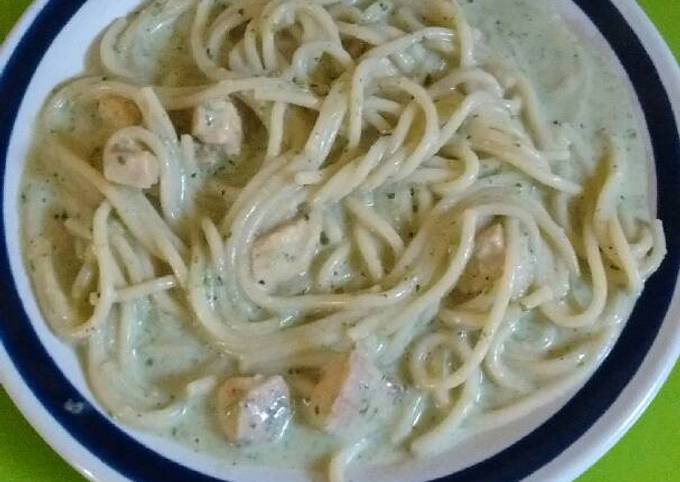 Espagueti con pollo😘😘 Receta de Hilda Lucero Garcia Segura- Cookpad