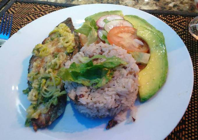 Arroz con coco y filet de pescado al ajillo Receta de Manuel Espinoza ...