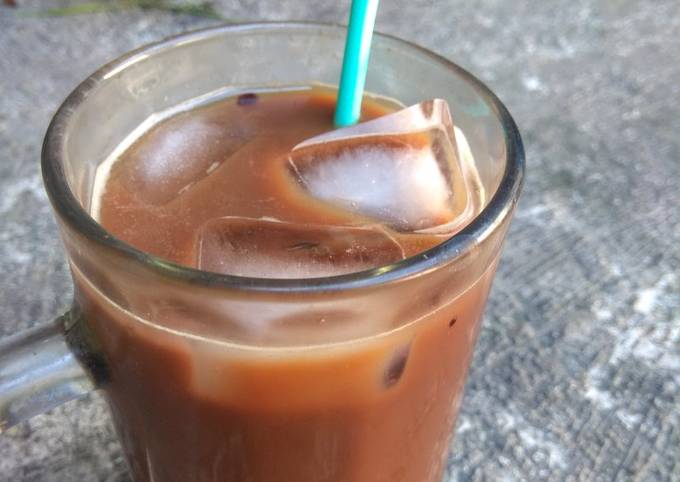 Resep Iced choco coffee oleh Saluna Mahira - Cookpad