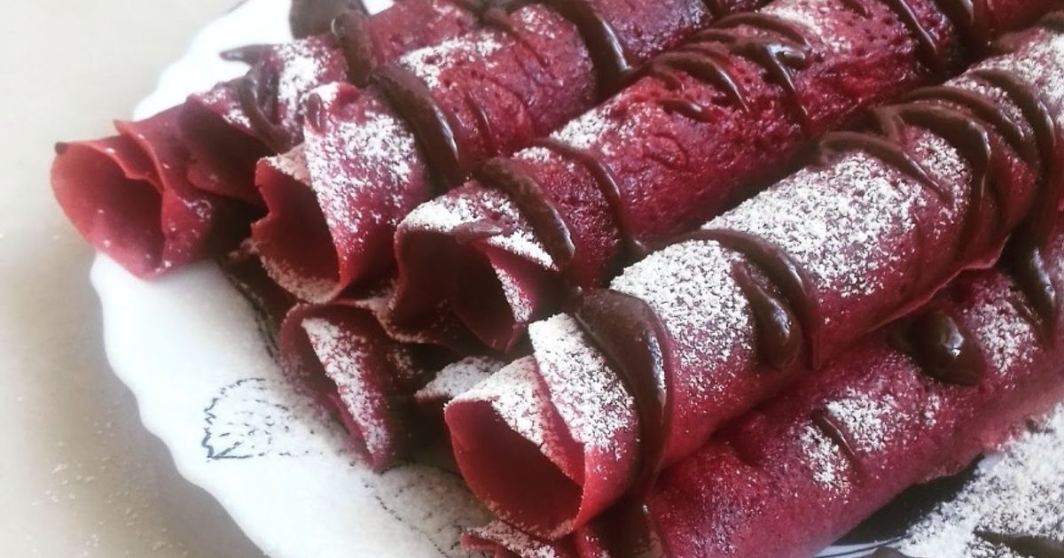 Red Velvet Crepes With Chocolate Drizzle Recipe by Mulunga Alukwe - Cookpad