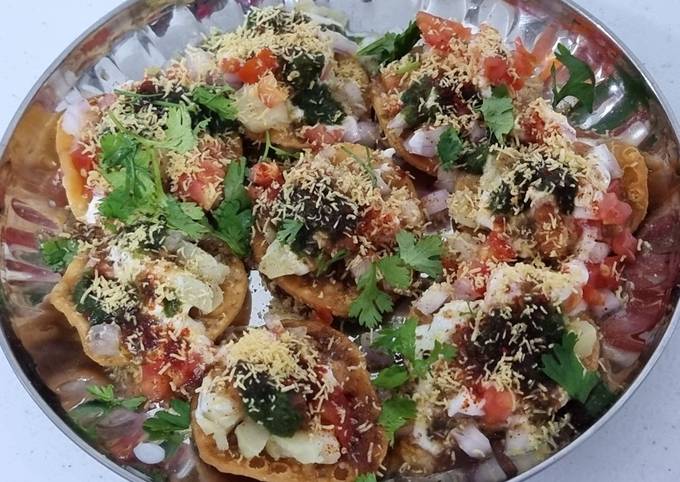 Papdi chat Recipe by Priyangi Pujara - Cookpad