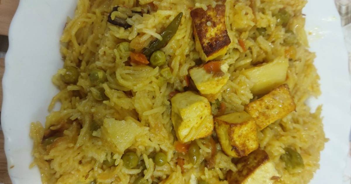Green peas potato paneer polaw / basmati rice Recipe by Nargis shaikh ...