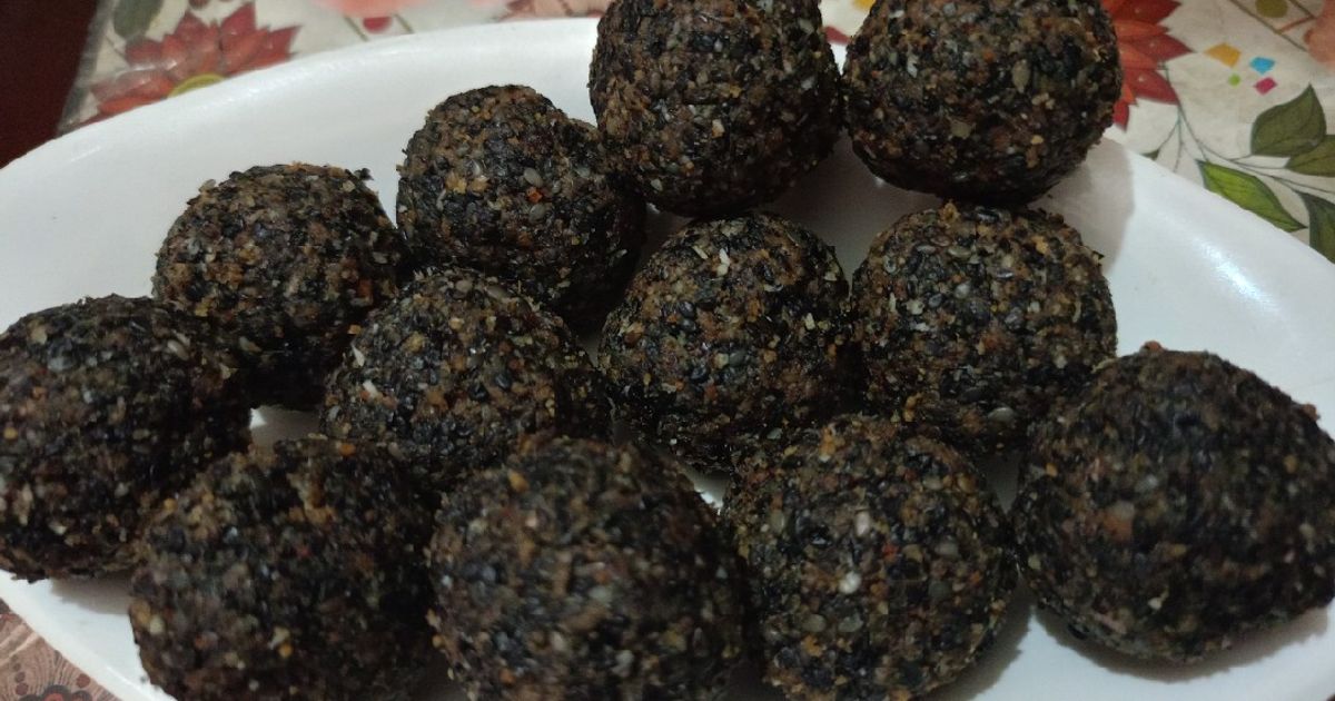 Black Sesame Ladoo Recipe by Chef Tripti Saxena - Cookpad