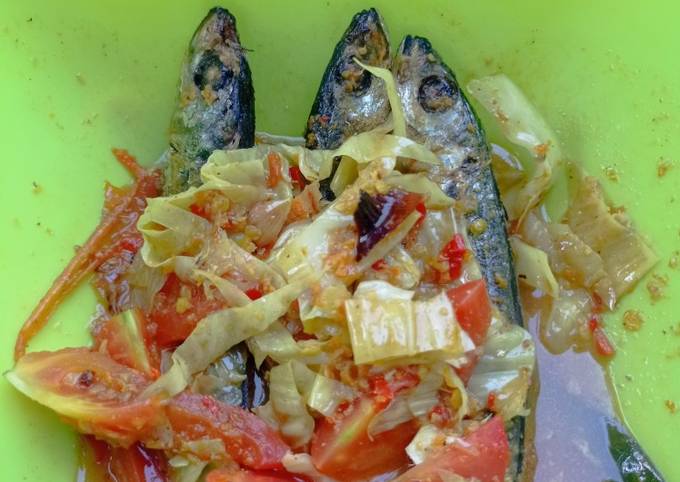 Resep Pindang Bumbu Kuning Kuah Toping Kol Kobis Dan Tomat Oleh Kiki