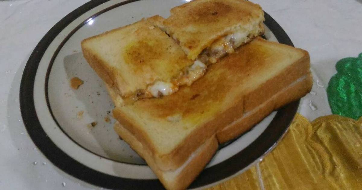 Resep Roti daging keju oleh Triana Mahabakti - Cookpad