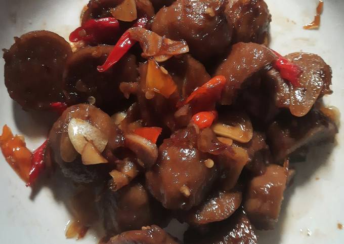 Resep Tumis bakso kecap simple oleh adr - Cookpad