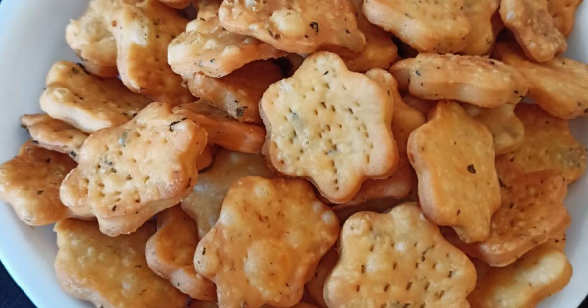 खास्ता मठरी रेसिपी बनाने की विधि in Hindi by Rupa Tiwari - Cookpad