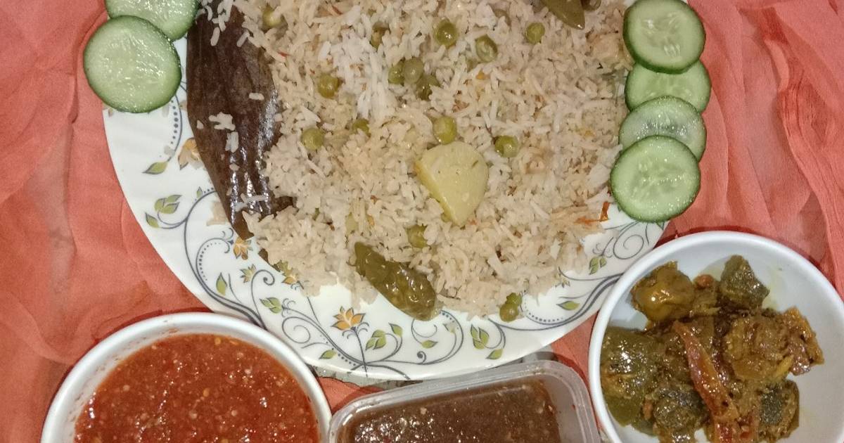 Matar aloo chawal Recipe by Afshan Arif - Cookpad