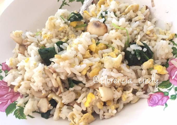 Resep Mushroom Spinach Fried Rice oleh Florencia Cindy - Cookpad