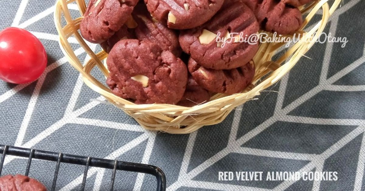 Resep Red Velvet Almond Cookies oleh Baking With 'Otang' - Cookpad