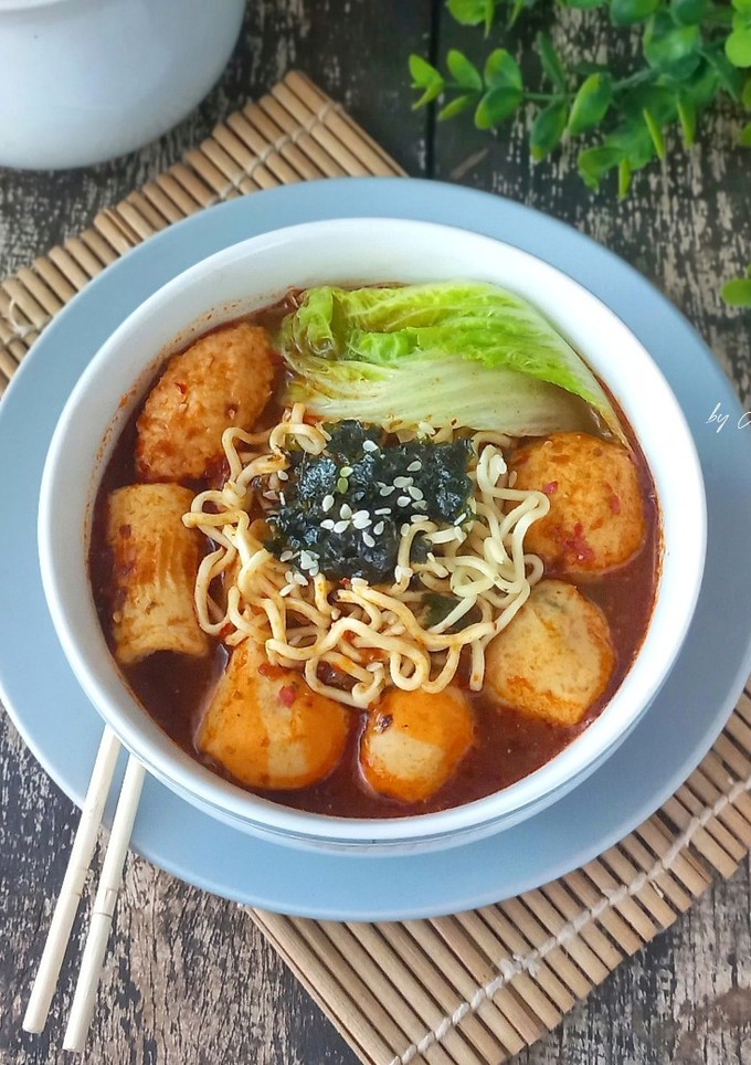 Resep Mie Kuah Tom Yum (Suki Tom Yum Simple) oleh Vey Alodia's Kitchen ...
